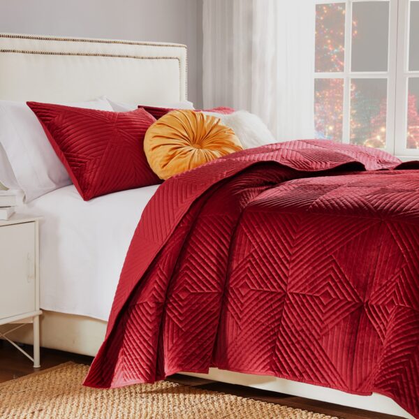 Riviera Velvet Red Quilt Set 3-Piece Full/Queen – Greenland Home Fashions